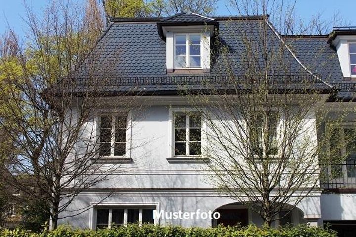 House for sale in Koln, Germany - HouseNix